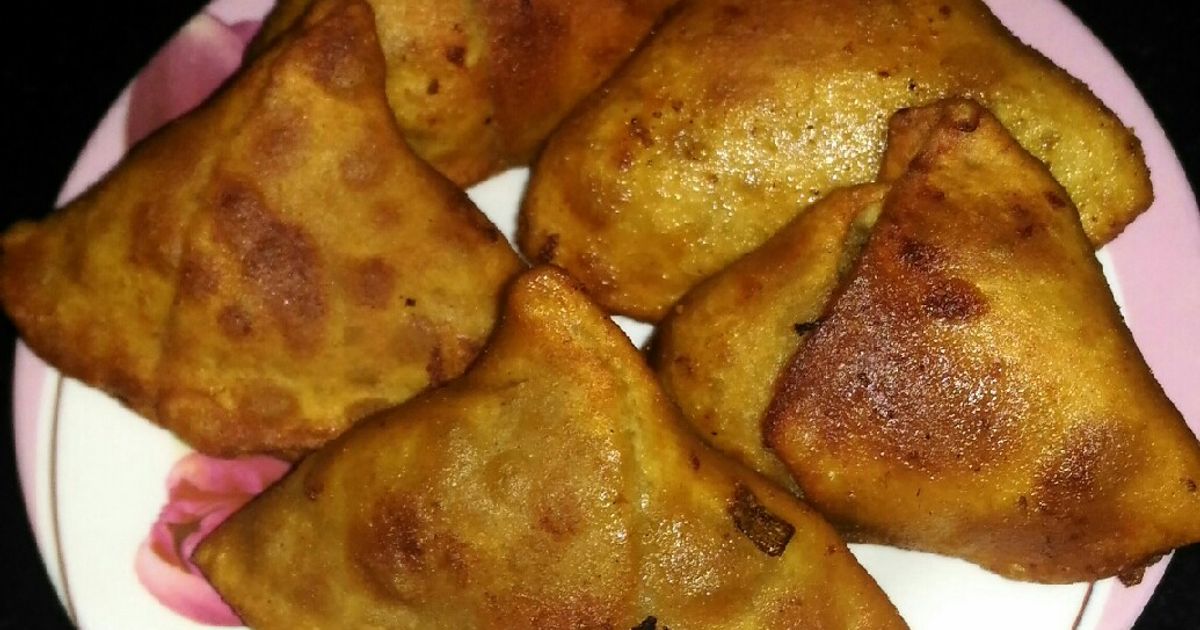 Aloo Samosa Recipe by Shama Afreen - Cookpad