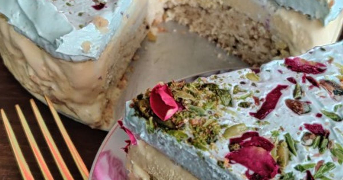 Kesar Pista Ice Cream Cake Recipe by Sangita Kalra - Cookpad