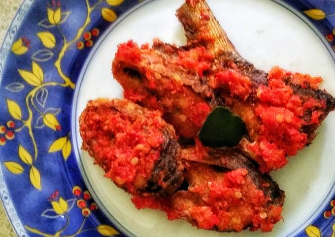 Resep Ikan Bandeng Balado oleh Indah Triwiartuti - Cookpad