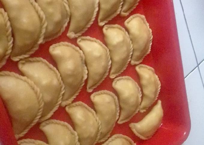 Resep Pastel rogut oleh mey ndolu - Cookpad