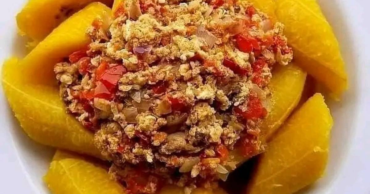 Delicious boiled plantains with egg sauce 😋😋😋 Recipe by Precious Gold ...