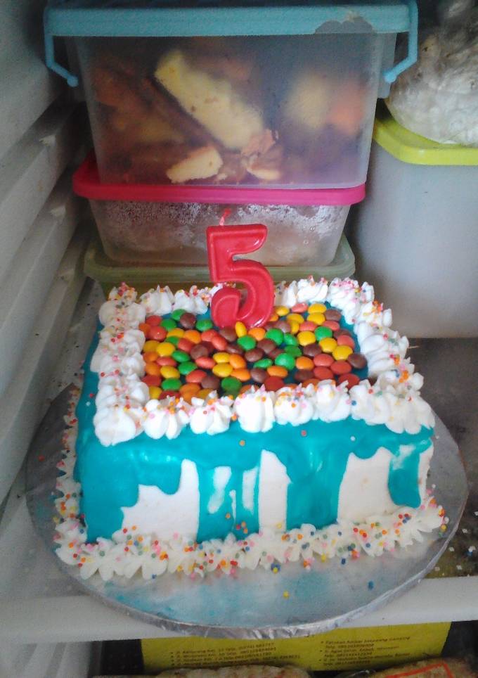 Resep Cake ultah modif dari roti ater-ater oleh Mawar MWR_kitchen - Cookpad