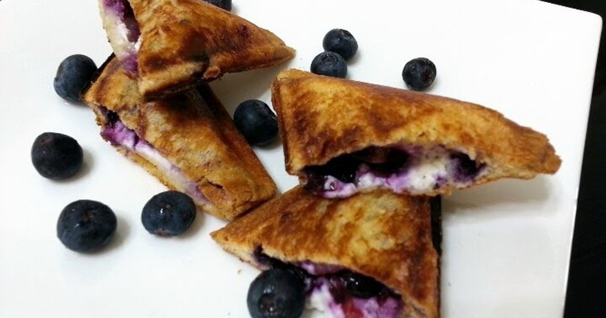Blueberry Toaster Sandwich Recipe by Lyii G