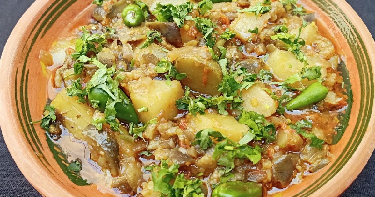 Aloo Bengun 🧡💛 Recipe by Umme Ahmad - Cookpad