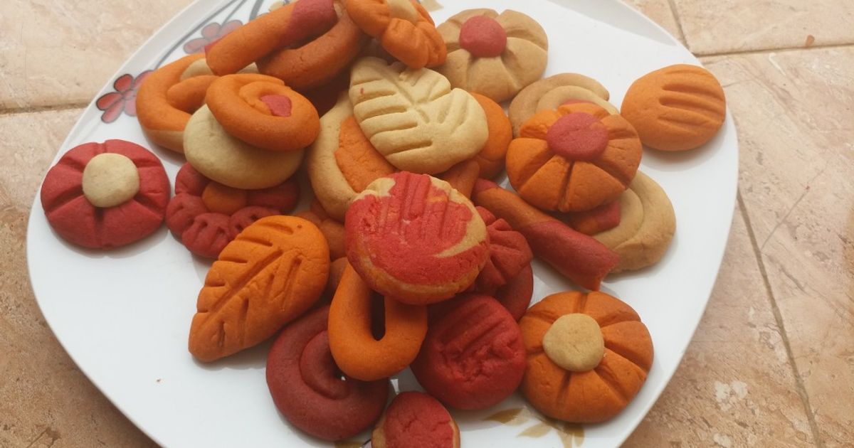 Colored Cookies Recipe by Shamsiya Sani - Cookpad
