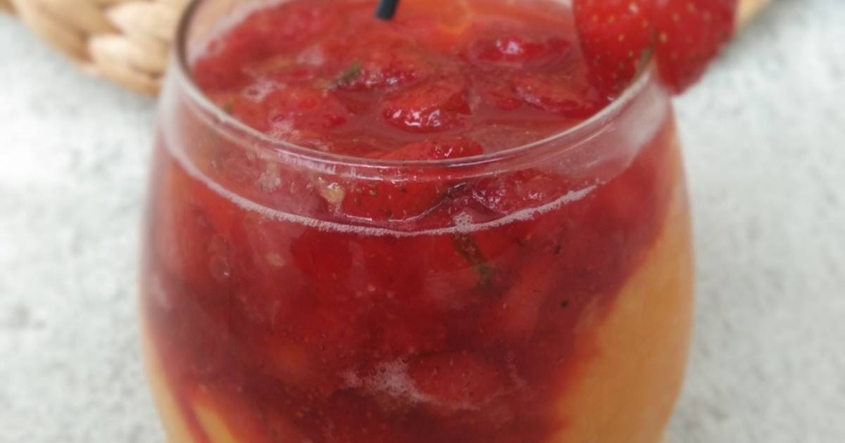 Resep Es Strawberry Mangga oleh Andrenia Giawati - Cookpad