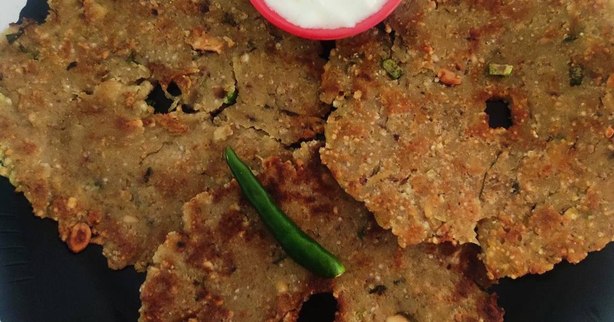 रताळ्याचे थालीपीठ (ratalyache thalipeeth recipe in marathi) रेसिपी ...