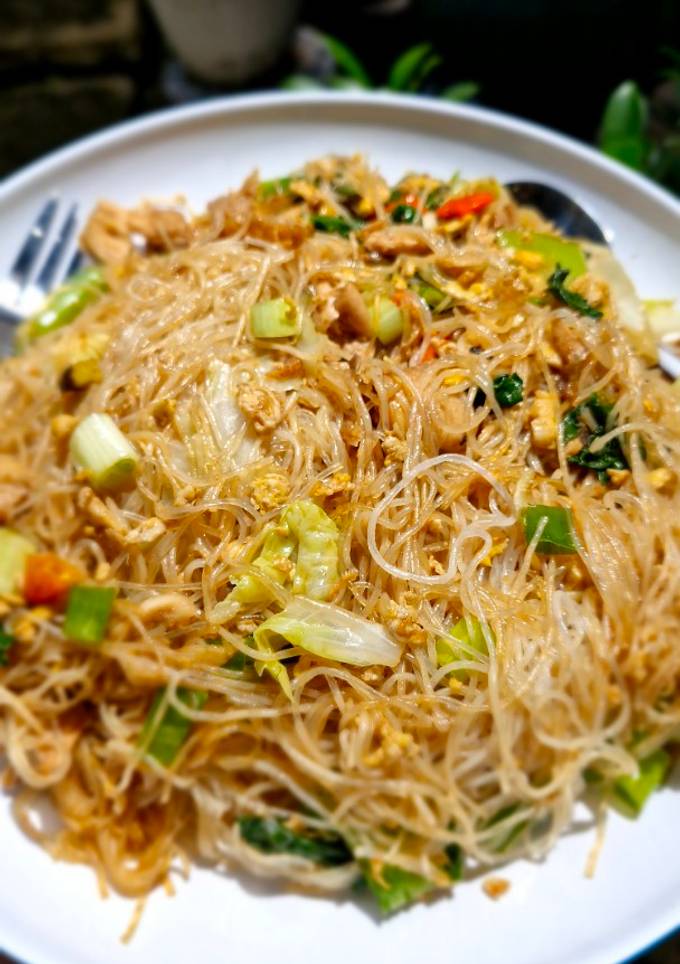 Resep Bihun Goreng Sayur Pedas oleh Mama Ima & Sasya - Cookpad