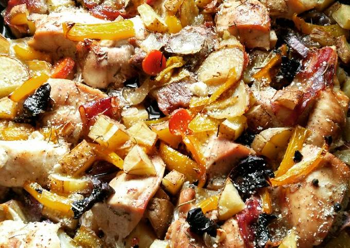 Cubos de pollo con portobello, panceta y morrón amarillo Receta de ...
