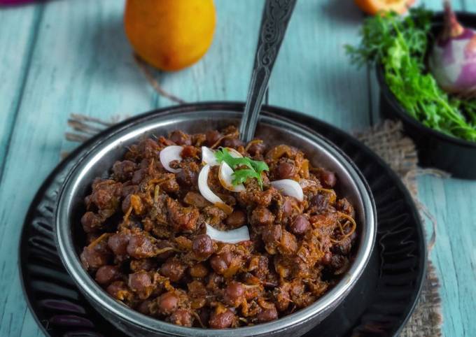 Black Chana Usal /Black Chickpea Recipe by Rutuja Patil |Ek_KolhaPuri ...