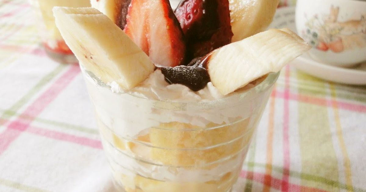 Mini Chocolate Parfait With Strawberries And Bananas Recipe By Cookpad ...