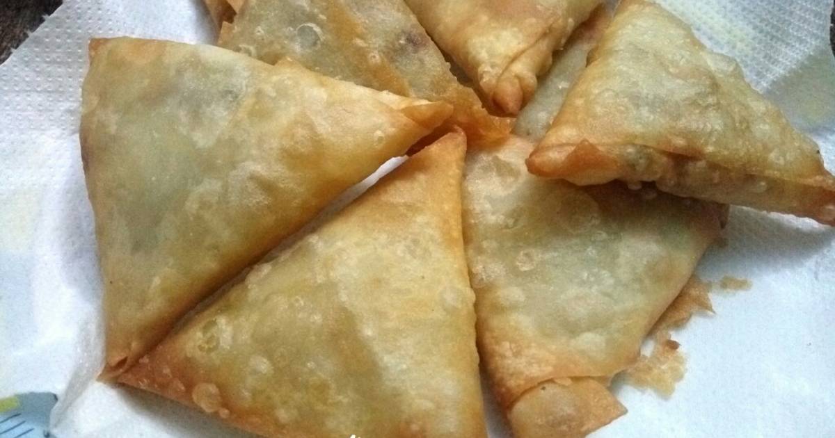 Chicken cheese samosas Recipe by Nosheen Shaikh - Cookpad