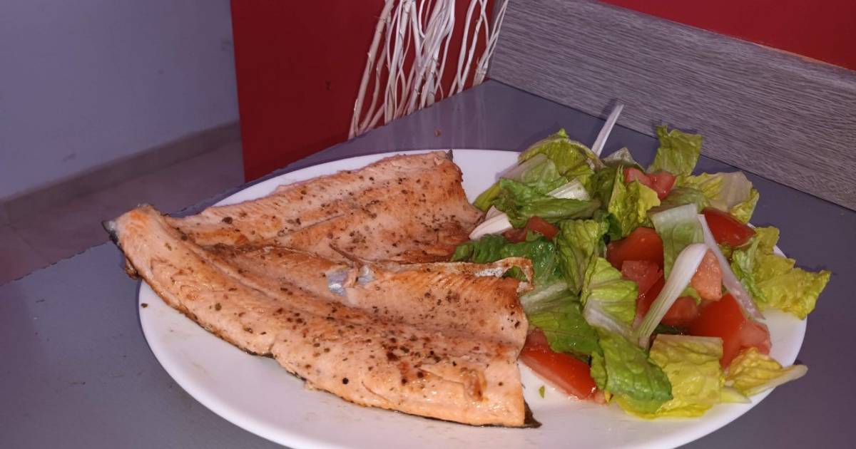 Trucha a la plancha Receta de Lorena Valencianeta🌺- Cookpad