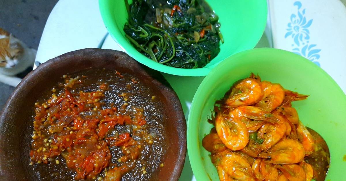 Resep (Udang bumbu kuning, Oseng kangkung, Sambal tomat) oleh Vivi ...