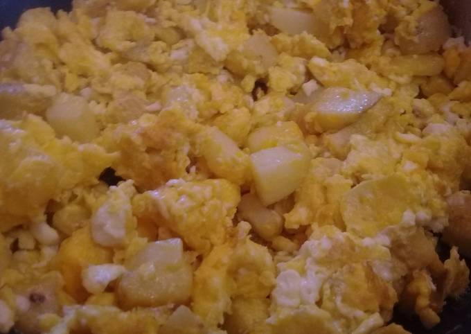 Papas con huevo. Desayuno fácil. 🍛🖒 Receta de Vanessa U. F- Cookpad