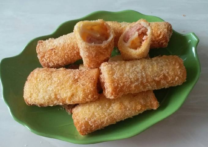 Resep Roti gulung goreng oleh Celine aurelia - Cookpad