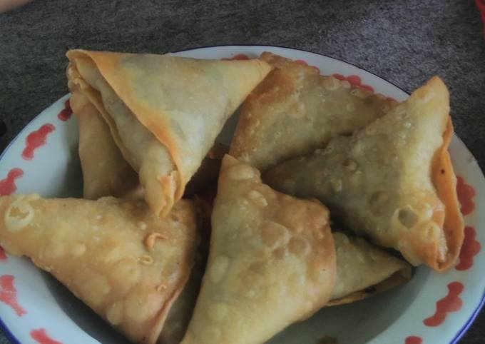 Resep Samosa daging sapi oleh ummu haykal - Cookpad
