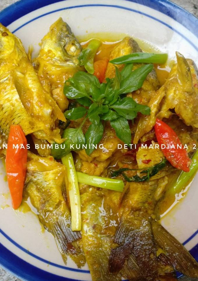 Resep Ikan Mas Bumbu Kuning (Enak & Wangi) oleh Dapur Bu Bidan 🍽️ - Cookpad