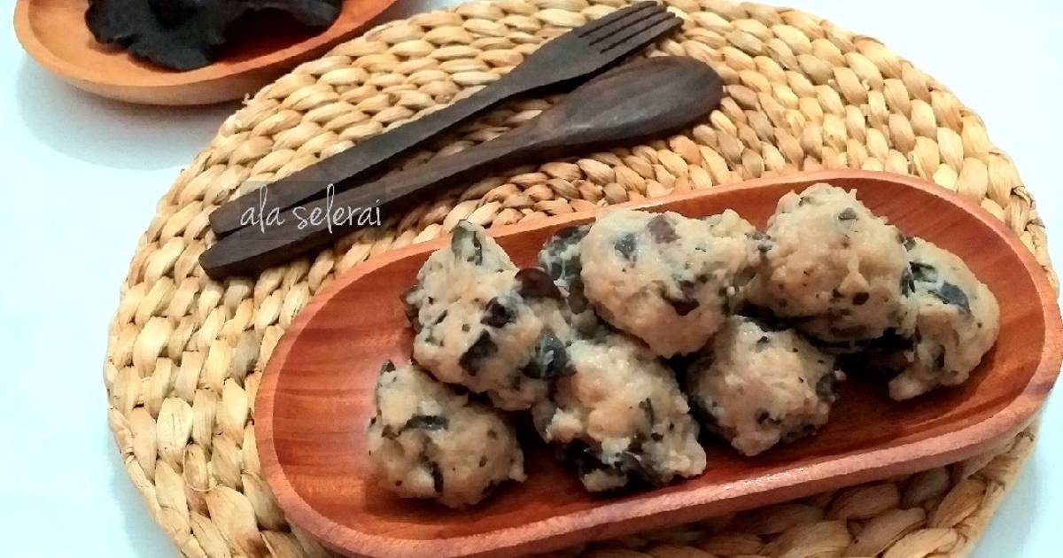 Resep Bakso ayam jamur kuping oleh Ala Selerai - Cookpad
