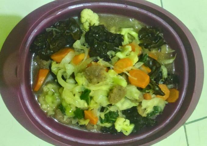 Resep Capcay Bakso komplit oleh Yulia Syafitri - Cookpad