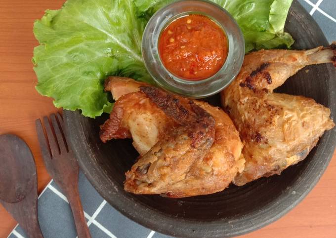 Resep Ayam goreng simple oleh Siti Ramlah - Cookpad