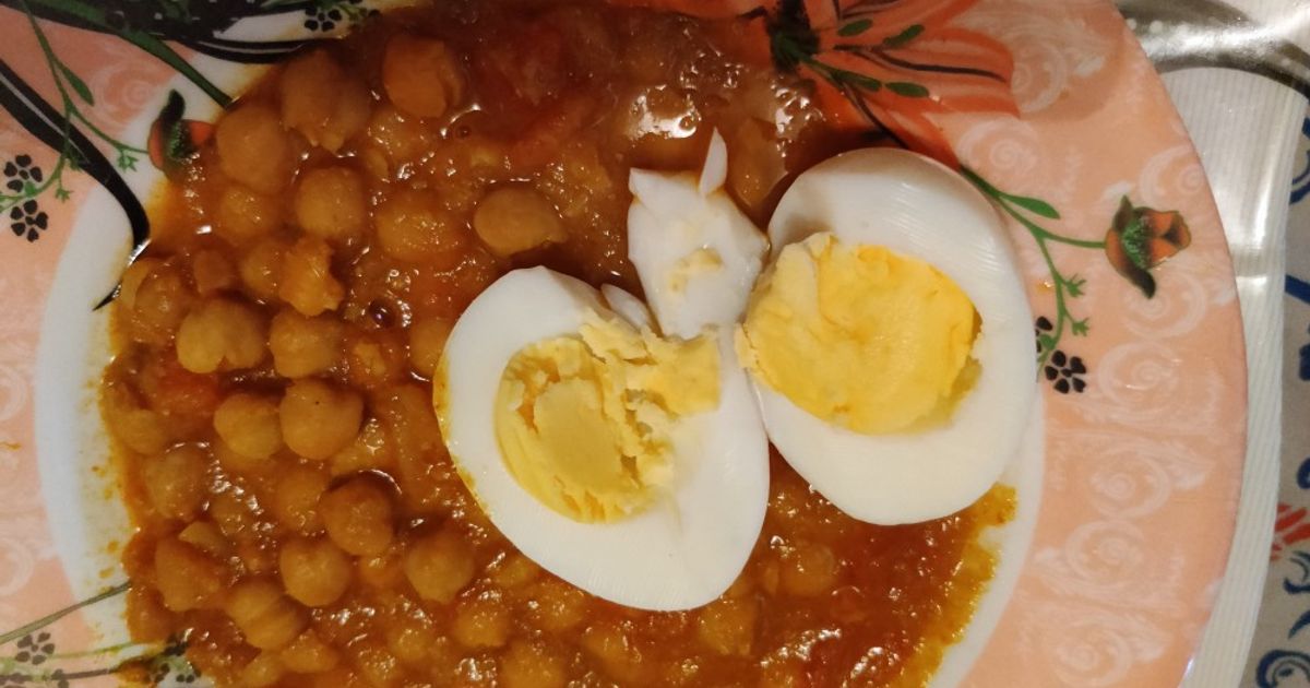 3 Spice Cholay (Chickpea) Anday (Egg) Curry Recipe by Mehreen's Kitchen ...