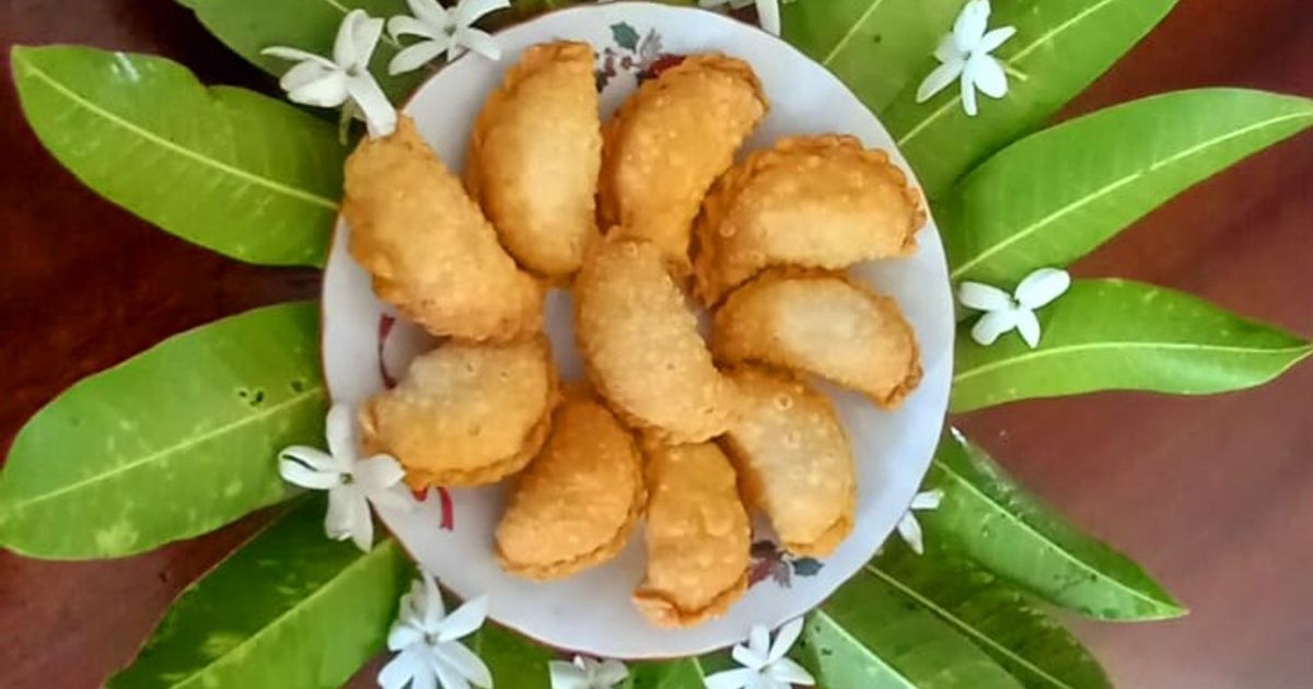 Suji Mava Ghughra (Karnji) Recipe by Sneha Patel - Cookpad