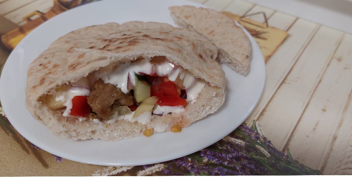 Vegán gyros pitával szójából | Martina Vegán Ételei receptje - Cookpad ...