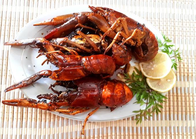 Resep Lobster lada hitam oleh Widyana Yusakh - Cookpad