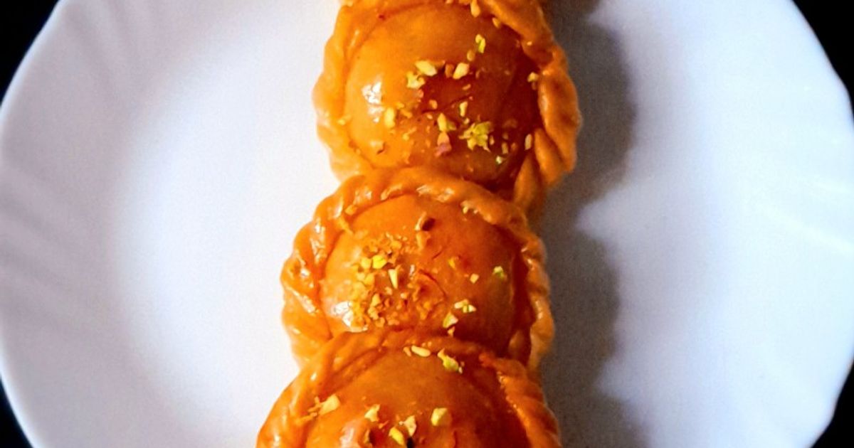Chandrakala Recipe by Sanuber Ashrafi - Cookpad