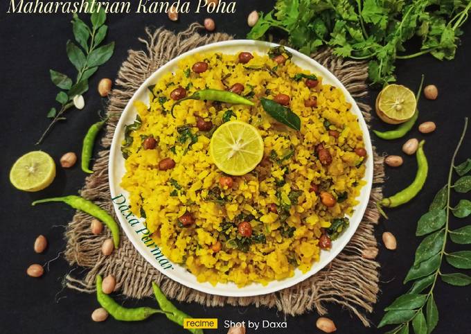 Maharashtrian Kanda Poha Recipe by Daxa Parmar - Cookpad