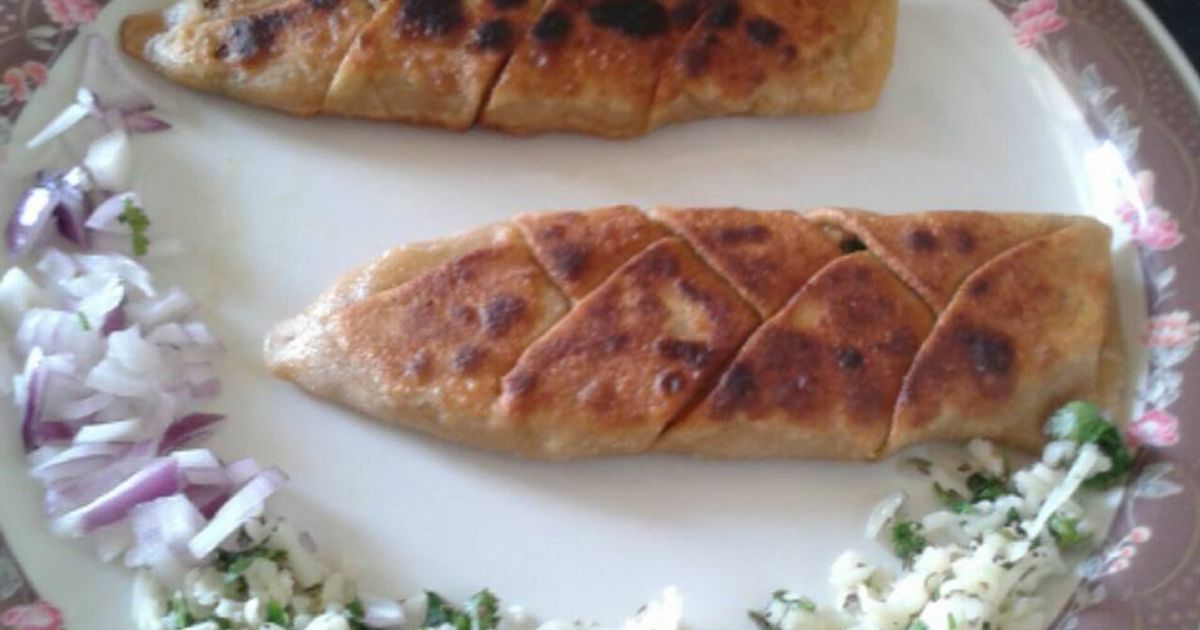 Onion Cheese Stuffed Fish Shaped Paratha Recipe by Avni Arora - Cookpad