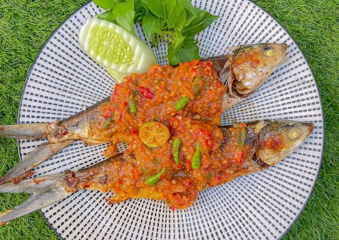 Resep Pecak Bandeng Khas Serang (Teflon) oleh GYNA UTAMI 🍒 - Cookpad
