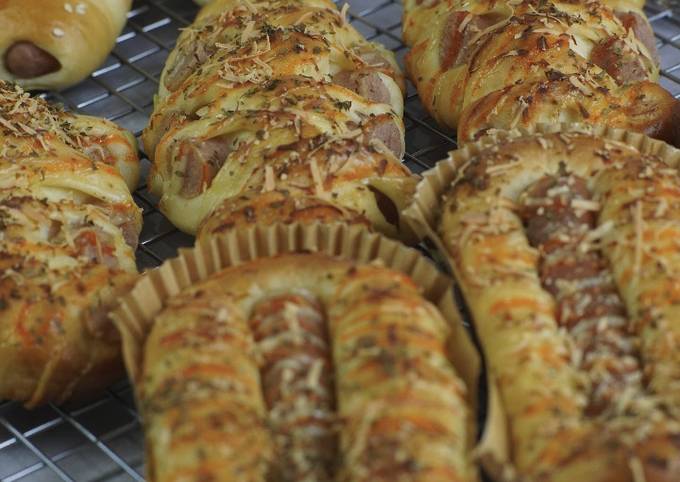 Resep Aneka Roti Sosis oleh Sahabat Kuliner Interflour - Cookpad