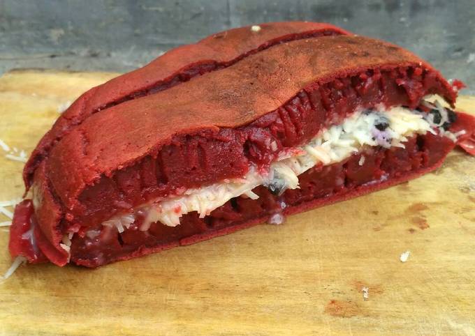 Resep Martabak red velvet oleh iim karimah - Cookpad