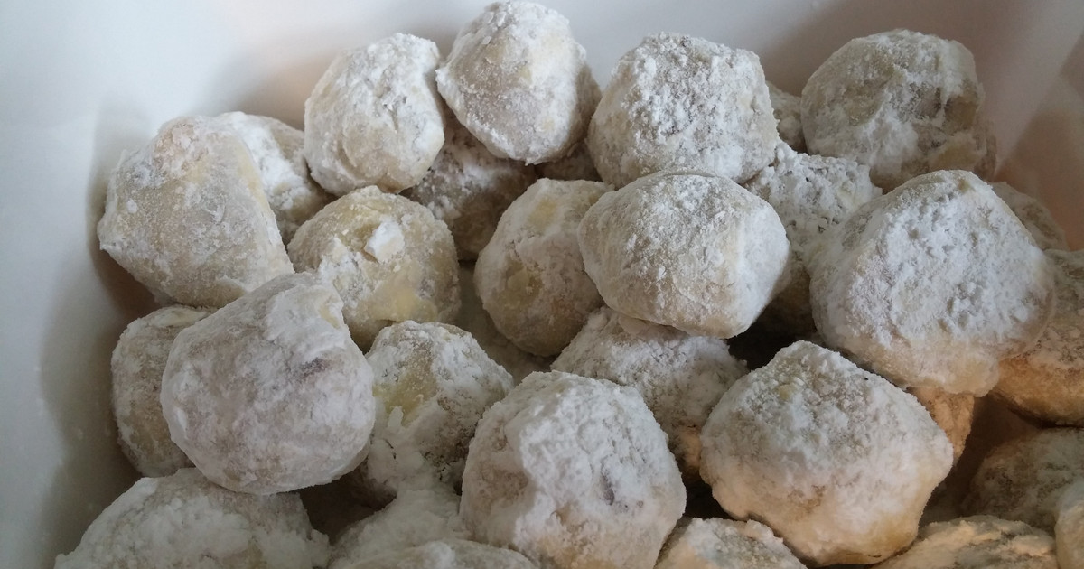 Russian Teacake (Nut Balls) Recipe by Mary Adele