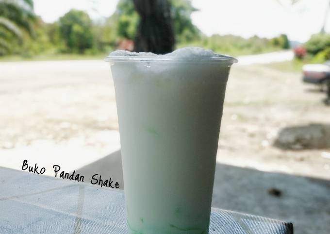 Resipi Buko Pandan Shake oleh Tun Suri - Cookpad
