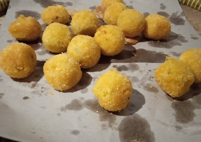 Resep Bola ubi coklat oleh Kurnalia Litsani - Cookpad