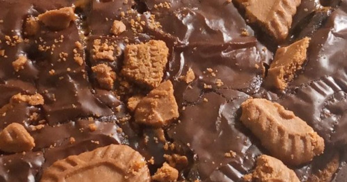 Resep Lotus Biscoff Brownie With Salted Caramel oleh Ie - Cookpad