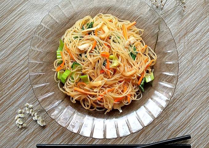 Resep Mie Bihun Jamur Goreng Simple oleh Alya Simple Cooking🍳 - Cookpad