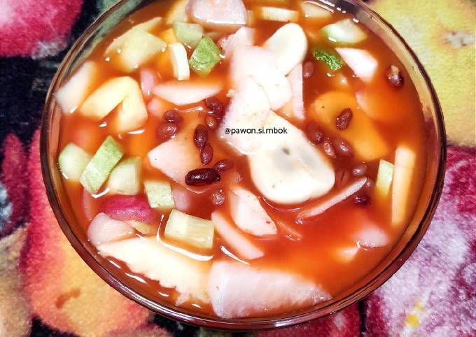 Resep Asinan buah merah merona, asem,pedas segar @pawon.si.mbok🍍🍎 oleh ...