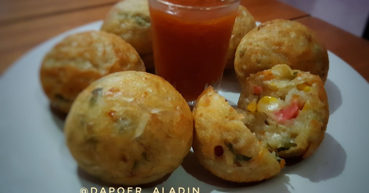 Resep Bakwan Bulat Isi Keju Sosis oleh Ummu faris (dapoer_alaDIN) - Cookpad