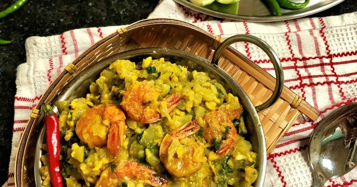 Bhaja Muger Dal Diye Lau Chingri (Bottle Gourd & Prawns Cooked With ...