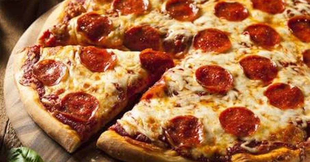 Pizza de pepperoni Receta de Edgar franco- Cookpad