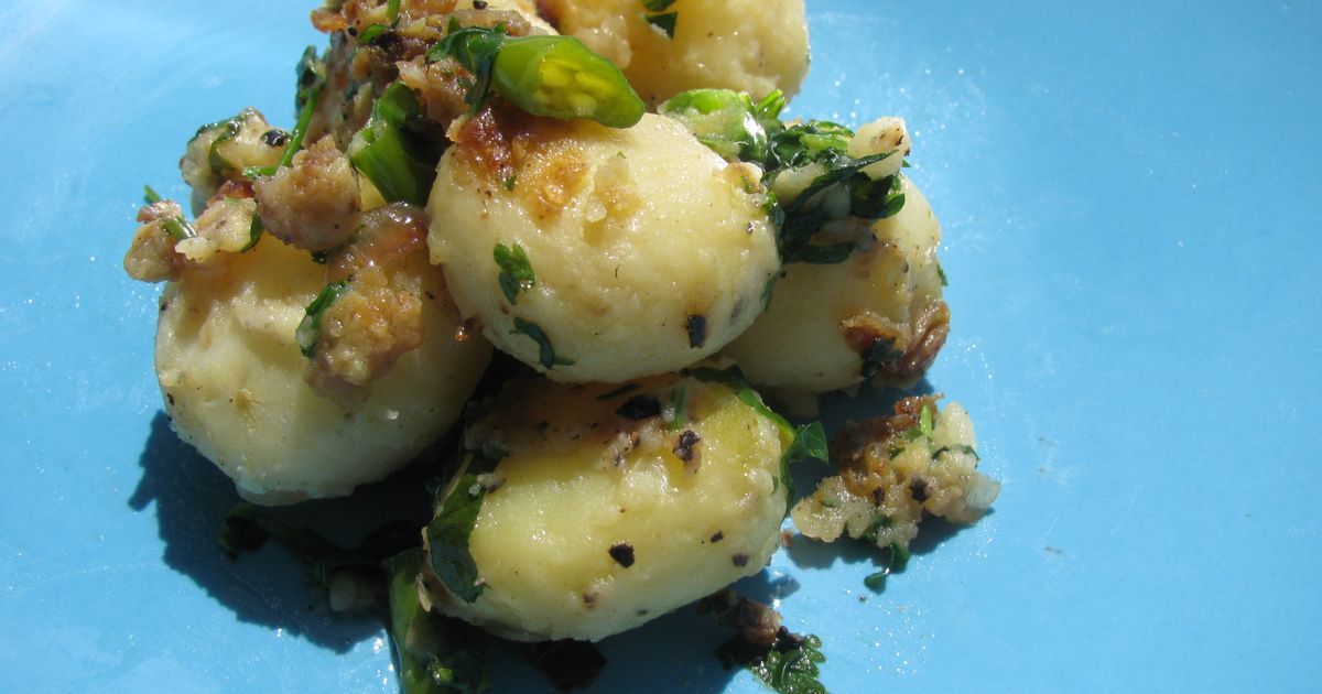 Aloo Dry Recipe by Usha Banerjee - Cookpad