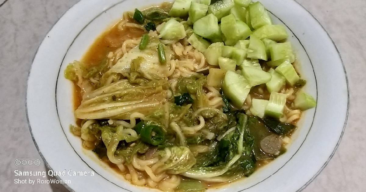 Resep Mie instant kuah kimchi oleh Roro Woelan - Cookpad
