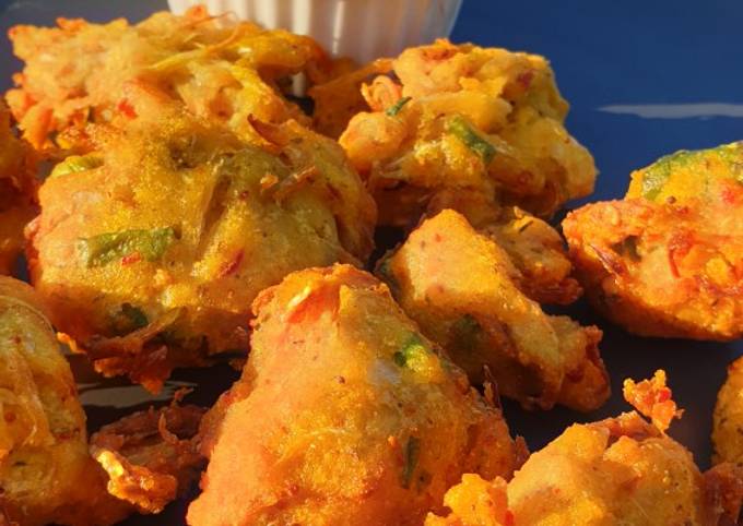 Moong daal pakora Recipe by hzdiaries - Cookpad