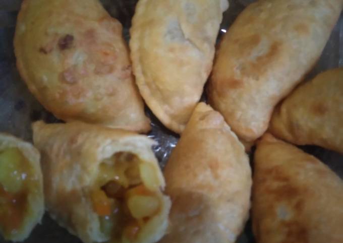 Resep Simple curry Pastel oleh Ummi Fasyam - Cookpad