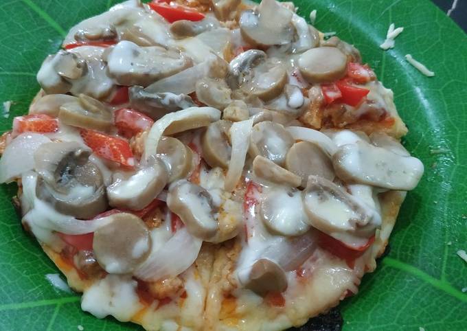 Resep Pizza saos Chicken Bolognaise oleh Nora Veronica - Cookpad