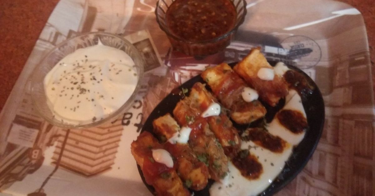 Spicy Paneer Thread Roll With Schezewan And Mayonnaise Sauce Recipe by ...